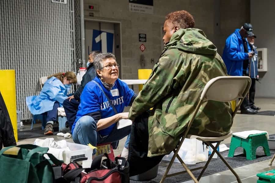8 Ways To Help People Struggling With Homelessness | United Way of King ...